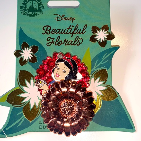 Disney | Accessories | Soo Cute Disney Snow White Pin | Poshmark